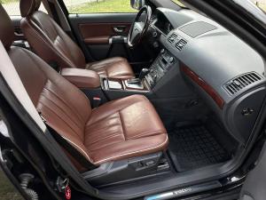 Brūns Volvo XC90 2014 Rīga, ar dzinēja tilpumu 2.40 L un nobraukumu 274 tūkst. km par 11700 €, foto 20 vietnē AUTOMOTO.COM.LV