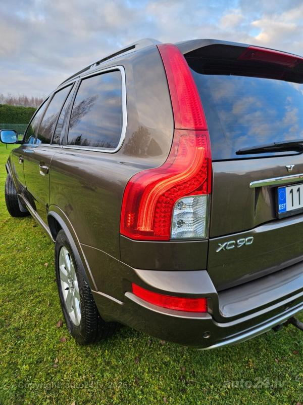 Brown Volvo XC90 2014 in Tartu, with an engine capacity of 2.40 L and mileage of 205 thousand km for 13900 €, photo 3 on AUTOMOTO.COM.LV