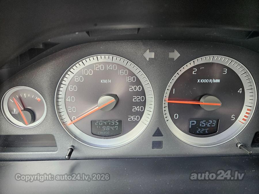 Brūns Volvo XC90 2014 Tartu, ar dzinēja tilpumu 2.40 L un nobraukumu 205 tūkst. km par 13900 €, foto 11 vietnē AUTOMOTO.COM.LV