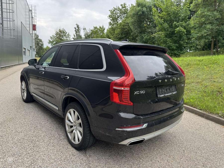 Brown Volvo XC90 2015 in Alytus, with an engine capacity of 2.00 L and mileage of 284 thousand km for 16950 €, photo 4 on AUTOMOTO.COM.LV