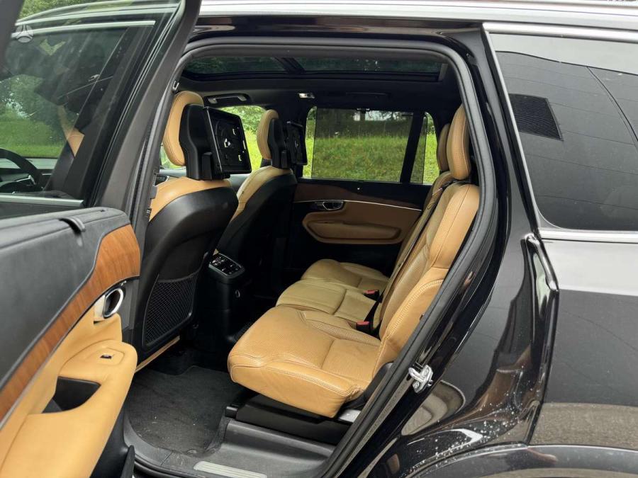 Brown Volvo XC90 2015 in Alytus, with an engine capacity of 2.00 L and mileage of 284 thousand km for 16950 €, photo 11 on AUTOMOTO.COM.LV