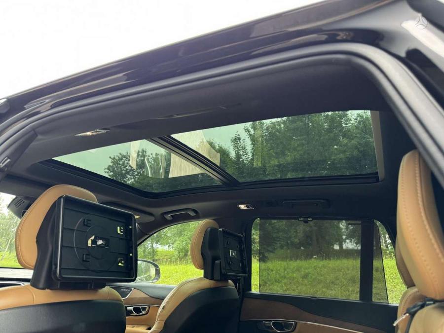 Brown Volvo XC90 2015 in Alytus, with an engine capacity of 2.00 L and mileage of 284 thousand km for 16950 €, photo 13 on AUTOMOTO.COM.LV