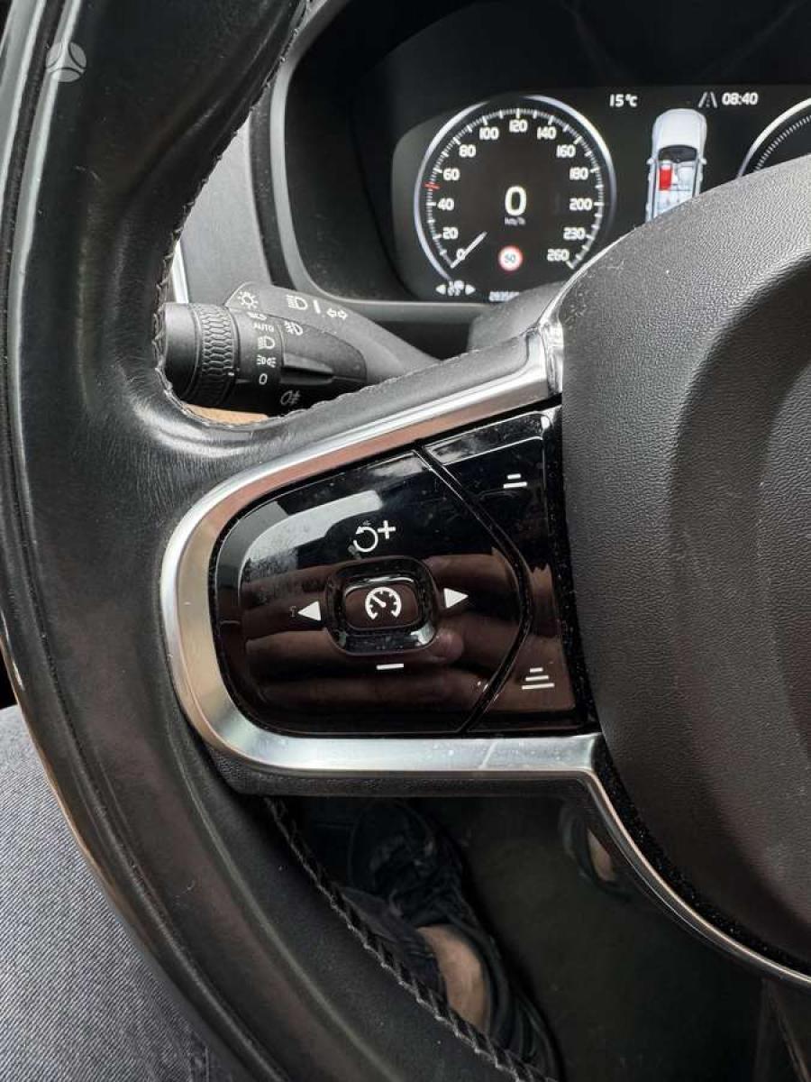 Brown Volvo XC90 2015 in Alytus, with an engine capacity of 2.00 L and mileage of 284 thousand km for 16950 €, photo 24 on AUTOMOTO.COM.LV