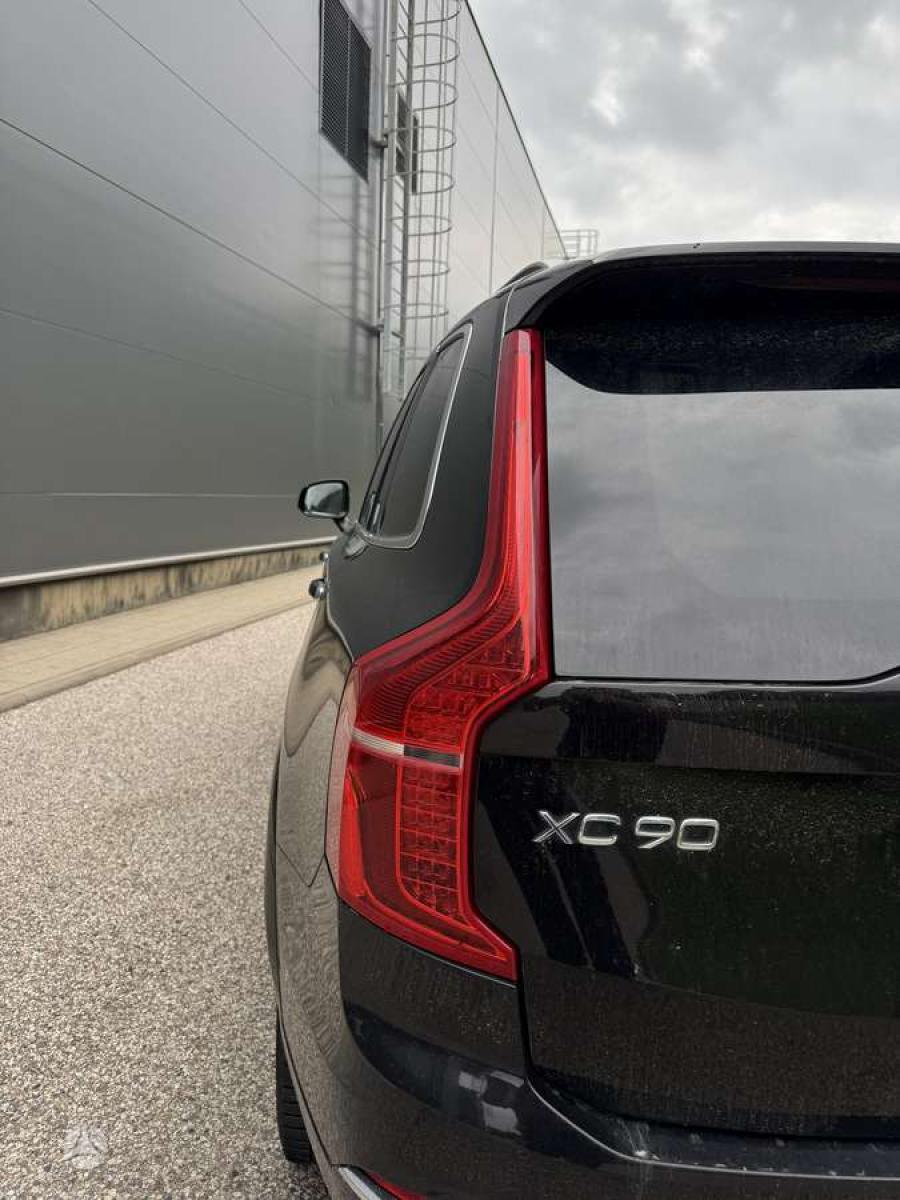 Brown Volvo XC90 2015 in Alytus, with an engine capacity of 2.00 L and mileage of 284 thousand km for 16950 €, photo 35 on AUTOMOTO.COM.LV