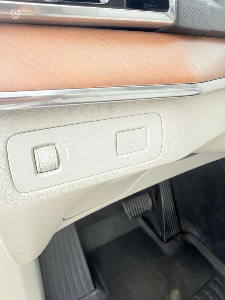 Brūns Volvo XC90 2016 Kauņa, ar dzinēja tilpumu 1.97 L un nobraukumu 327 tūkst. km par 16600 €, foto 26 vietnē AUTOMOTO.COM.LV