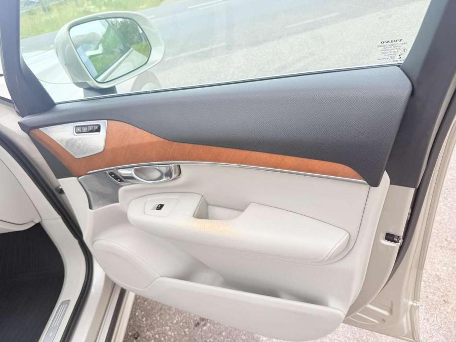 Brūns Volvo XC90 2016 Kauņa, ar dzinēja tilpumu 1.97 L un nobraukumu 327 tūkst. km par 16600 €, foto 31 vietnē AUTOMOTO.COM.LV