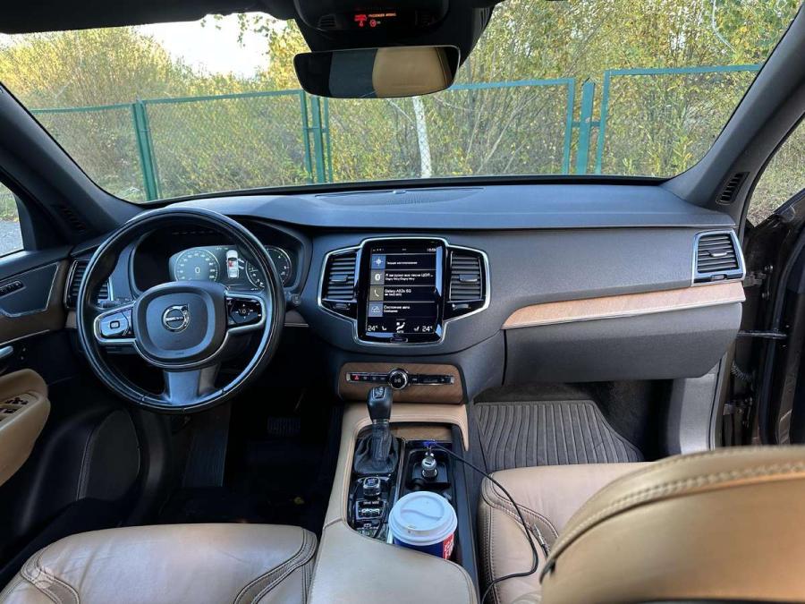 Brūns Volvo XC90 2017 Trakai, ar dzinēja tilpumu 1.97 L un nobraukumu 285 tūkst. km par 21300 €, foto 13 vietnē AUTOMOTO.COM.LV