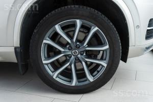 Brown Volvo XC90 2017 in Riga, with an engine capacity of 2.00 L and mileage of 294 thousand km for 20900 €, photo 13 on AUTOMOTO.COM.LV