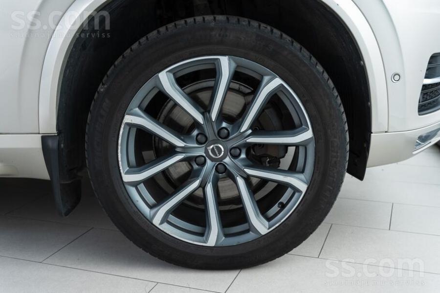 Brown Volvo XC90 2017 in Riga, with an engine capacity of 2.00 L and mileage of 294 thousand km for 20900 €, photo 13 on AUTOMOTO.COM.LV