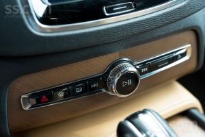Brown Volvo XC90 2017 in Riga, with an engine capacity of 2.00 L and mileage of 294 thousand km for 20900 €, photo 16 on AUTOMOTO.COM.LV