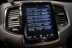 Brūns Volvo XC90 2017 Viļņa, ar dzinēja tilpumu 1.97 L un nobraukumu 201 tūkst. km par 24900 €, foto 17 vietnē AUTOMOTO.COM.LV