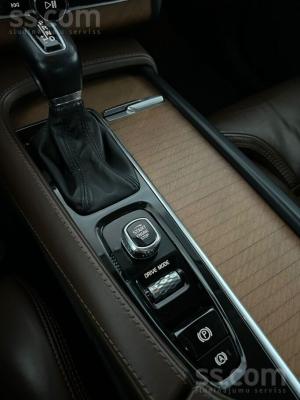 Brūns Volvo XC90 2020 Rīga, ar dzinēja tilpumu 2.00 L un nobraukumu 133 tūkst. km par 29900 €, foto 16 vietnē AUTOMOTO.COM.LV