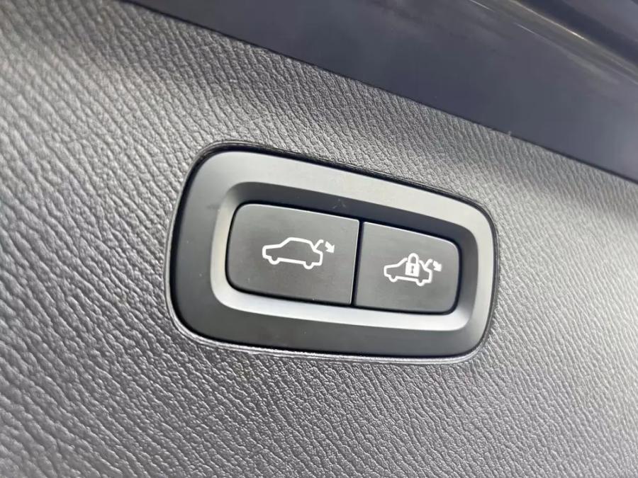 Brūns Volvo XC90 2020 Rīga, ar dzinēja tilpumu 2.00 L un nobraukumu 140 tūkst. km par 36950 €, foto 10 vietnē AUTOMOTO.COM.LV