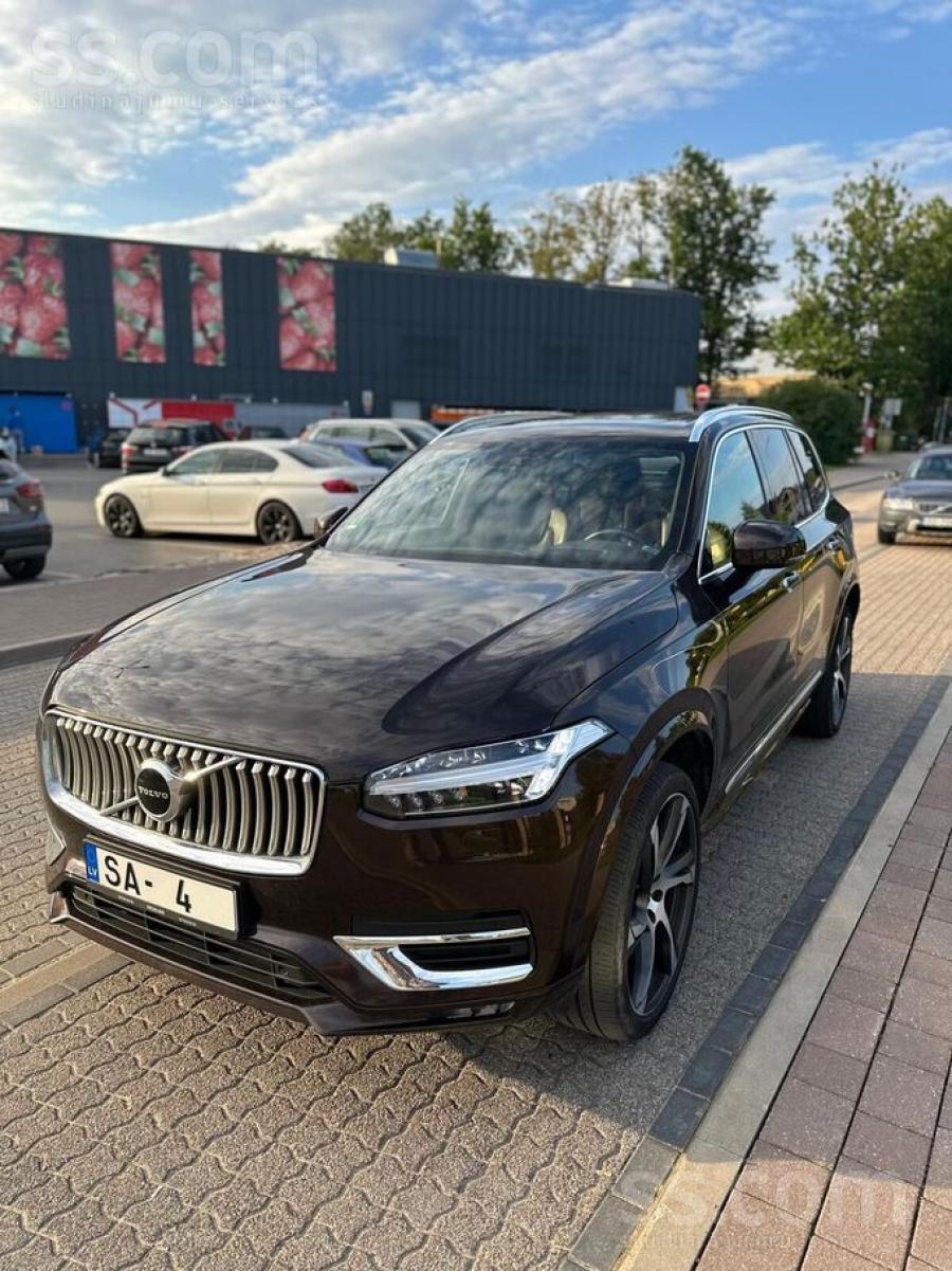 Brown Volvo XC90 2020 in Riga, with an engine capacity of 2.00 L and mileage of 0 thousand km for 35900 €, photo 3 on AUTOMOTO.COM.LV