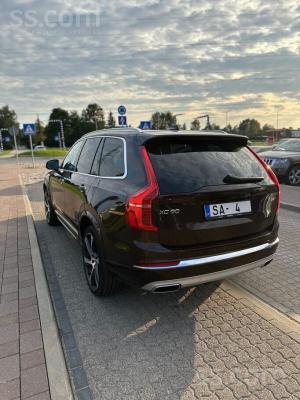 Brown Volvo XC90 2020 in Riga, with an engine capacity of 2.00 L and mileage of 0 thousand km for 35900 €, photo 6 on AUTOMOTO.COM.LV