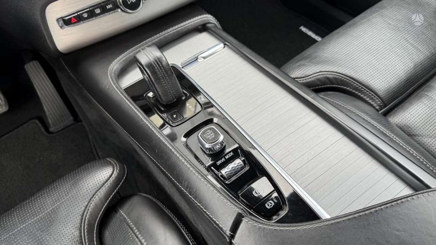Brūns Volvo XC90 2020 Viļņa, ar dzinēja tilpumu 2.00 L un nobraukumu 145 tūkst. km par 29990 €, foto 31 vietnē AUTOMOTO.COM.LV