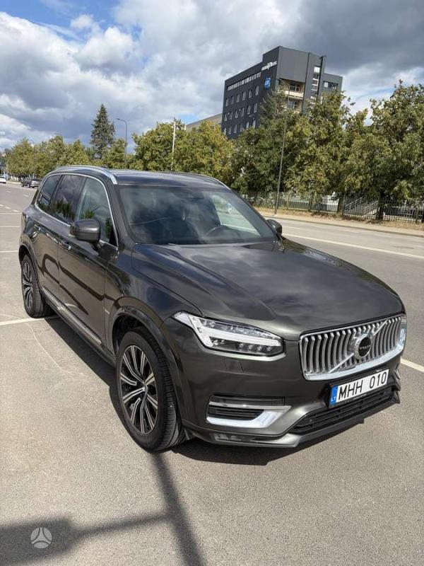 Brown Volvo XC90 2020 in Kaunas, with an engine capacity of 1.97 L and mileage of 296 thousand km for 26100 €, photo 1 on AUTOMOTO.COM.LV