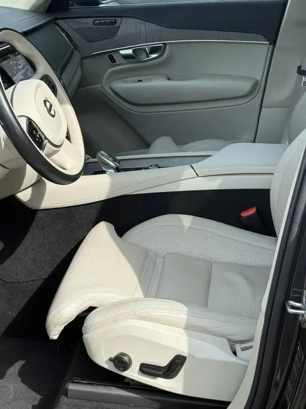 Brūns Volvo XC90 2023 Rīga, ar dzinēja tilpumu 2.00 L un nobraukumu 111 tūkst. km par 43000 €, foto 5 vietnē AUTOMOTO.COM.LV