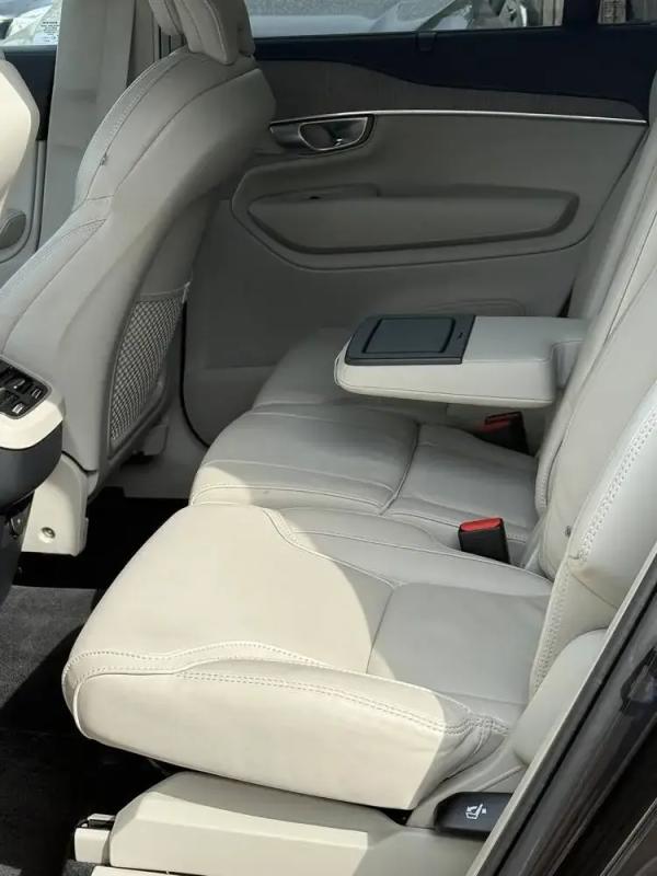 Brūns Volvo XC90 2023 Rīga, ar dzinēja tilpumu 2.00 L un nobraukumu 111 tūkst. km par 43000 €, foto 9 vietnē AUTOMOTO.COM.LV