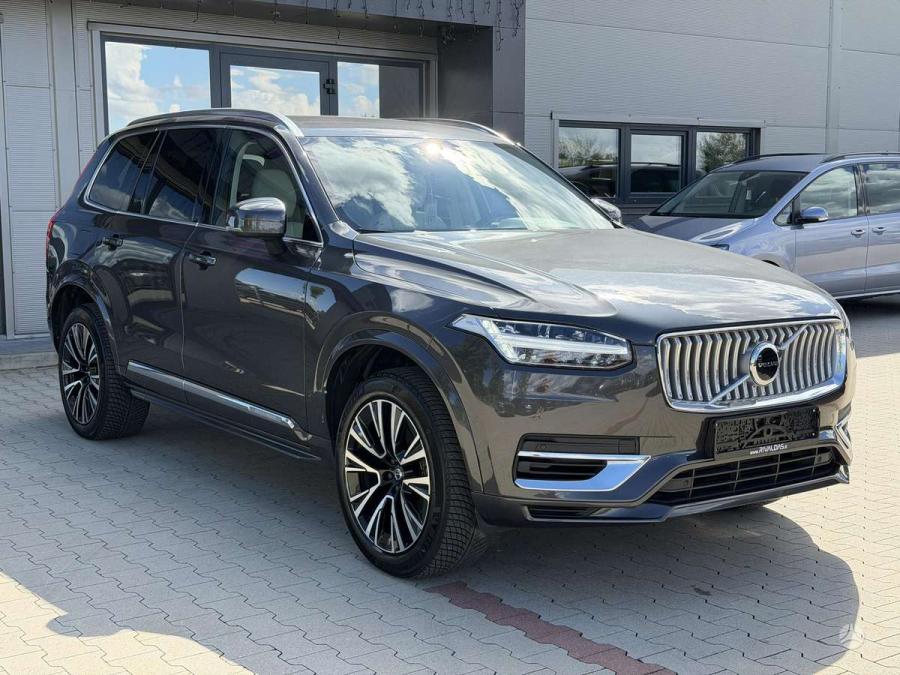 Brown Volvo XC90 2023 in Siauliai, with an engine capacity of 1.97 L and mileage of 174 thousand km for 42990 €, photo 3 on AUTOMOTO.COM.LV