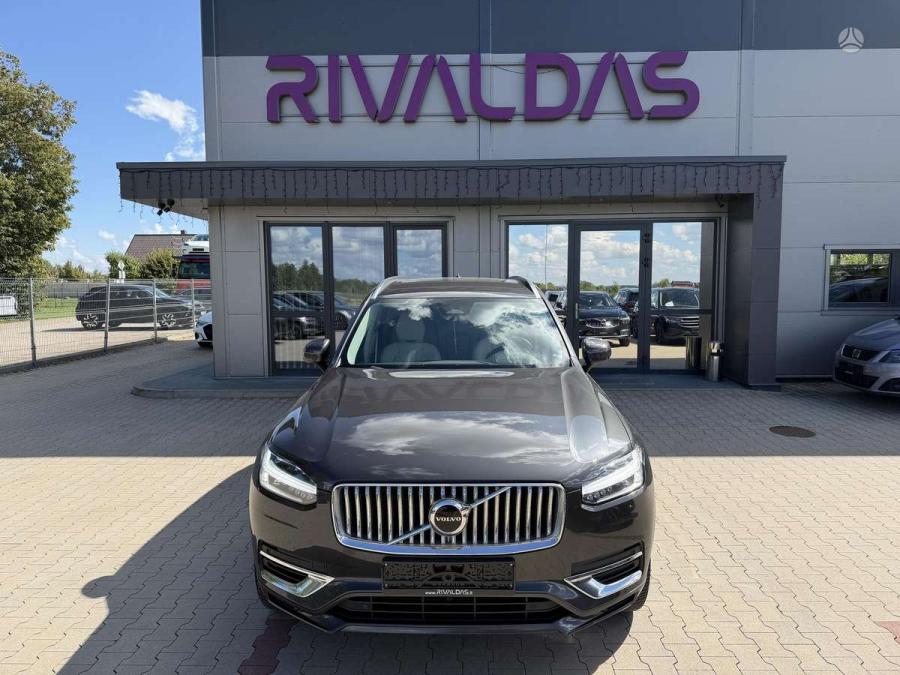 Brown Volvo XC90 2023 in Siauliai, with an engine capacity of 1.97 L and mileage of 174 thousand km for 42990 €, photo 5 on AUTOMOTO.COM.LV