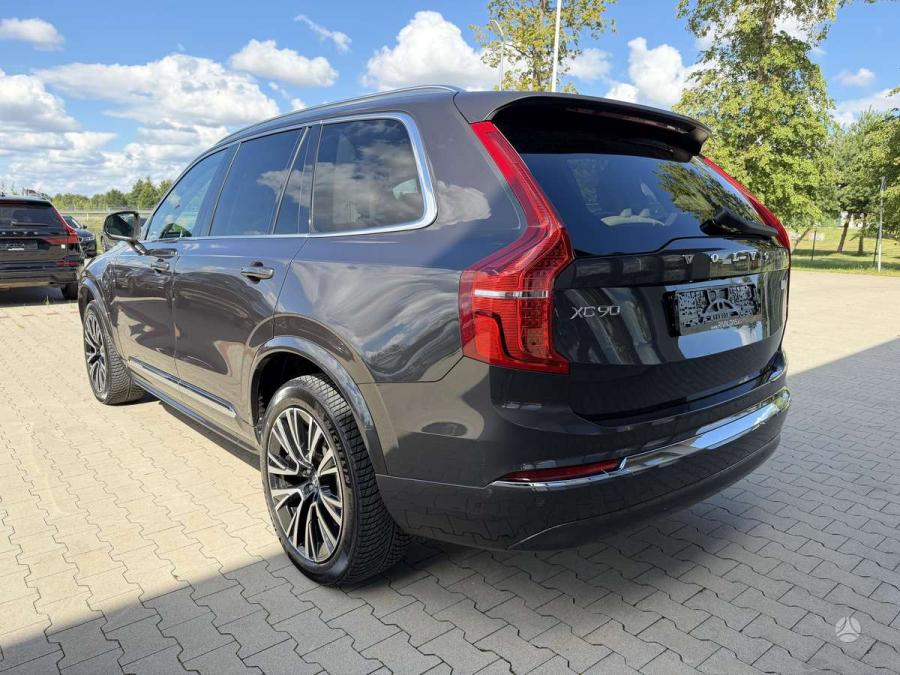 Brown Volvo XC90 2023 in Siauliai, with an engine capacity of 1.97 L and mileage of 174 thousand km for 42990 €, photo 8 on AUTOMOTO.COM.LV