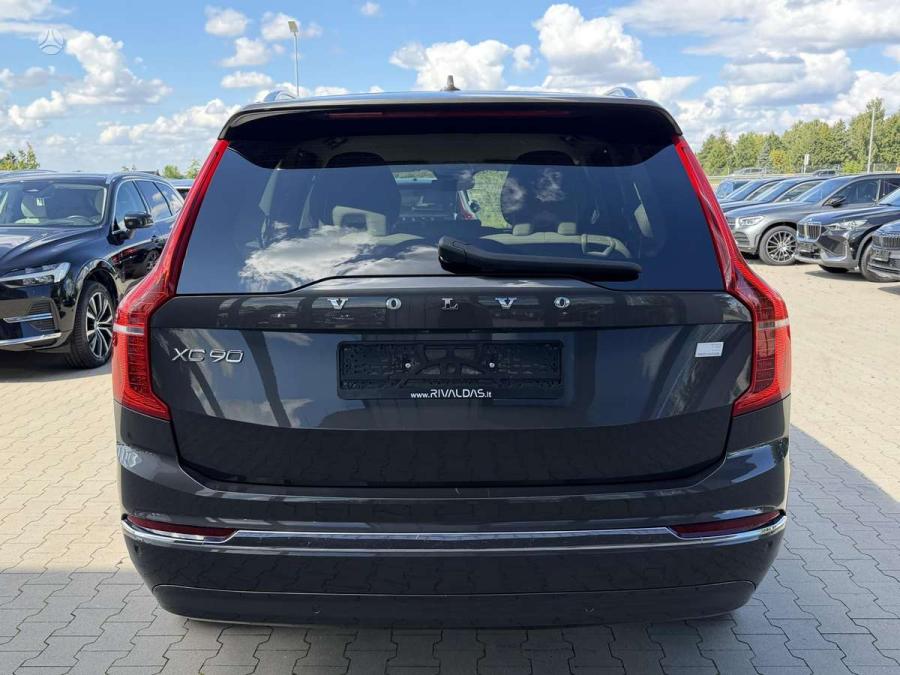 Brown Volvo XC90 2023 in Siauliai, with an engine capacity of 1.97 L and mileage of 174 thousand km for 42990 €, photo 9 on AUTOMOTO.COM.LV