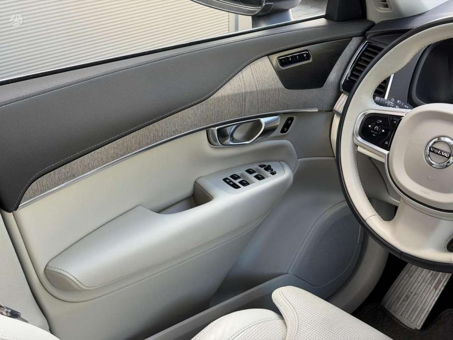 Brown Volvo XC90 2023 in Siauliai, with an engine capacity of 1.97 L and mileage of 174 thousand km for 42990 €, photo 18 on AUTOMOTO.COM.LV