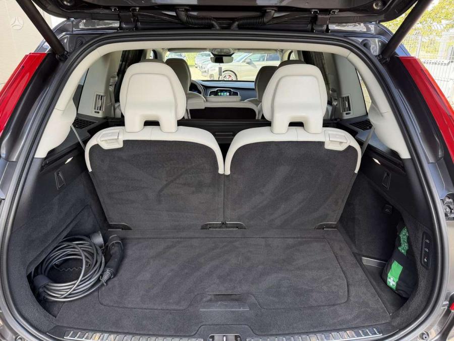 Brown Volvo XC90 2023 in Siauliai, with an engine capacity of 1.97 L and mileage of 174 thousand km for 42990 €, photo 21 on AUTOMOTO.COM.LV