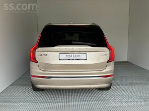 Brown Volvo XC90 2025 in Riga, with an engine capacity of 2.00 L and mileage of 28 thousand km for 59990 €, photo 5 on AUTOMOTO.COM.LV