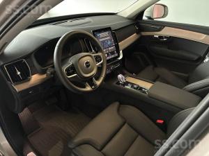 Brown Volvo XC90 2025 in Riga, with an engine capacity of 2.00 L and mileage of 28 thousand km for 59990 €, photo 6 on AUTOMOTO.COM.LV