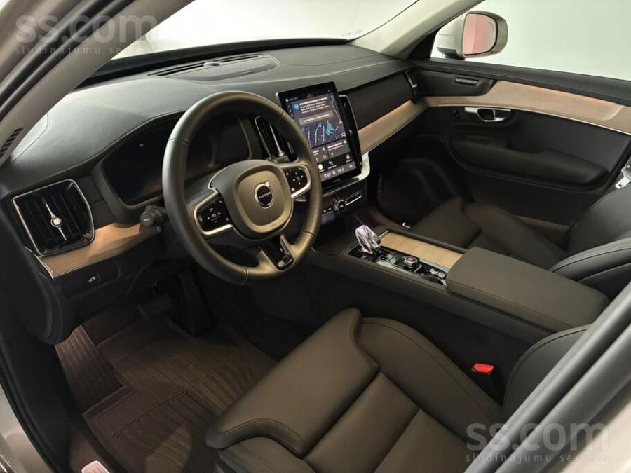 Brown Volvo XC90 2025 in Riga, with an engine capacity of 2.00 L and mileage of 28 thousand km for 59990 €, photo 6 on AUTOMOTO.COM.LV