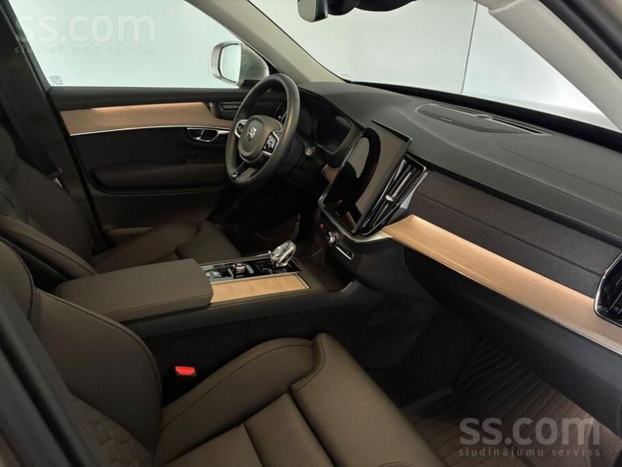 Brown Volvo XC90 2025 in Riga, with an engine capacity of 2.00 L and mileage of 28 thousand km for 59990 €, photo 16 on AUTOMOTO.COM.LV