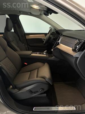 Brown Volvo XC90 2025 in Riga, with an engine capacity of 2.00 L and mileage of 28 thousand km for 59990 €, photo 17 on AUTOMOTO.COM.LV