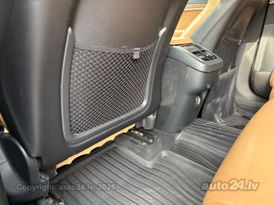 Brown Volvo XC90 2018 in Tartu, with an engine capacity of 2.00 L and mileage of 243 thousand km for 28500 €, photo 13 on AUTOMOTO.COM.LV