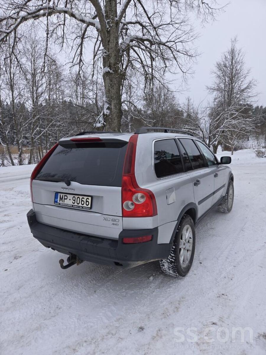Volvo XC90 2003 in Valka, with an engine capacity of 2.40 L and mileage of 464 thousand km for 1950 €, photo 3 on AUTOMOTO.COM.LV