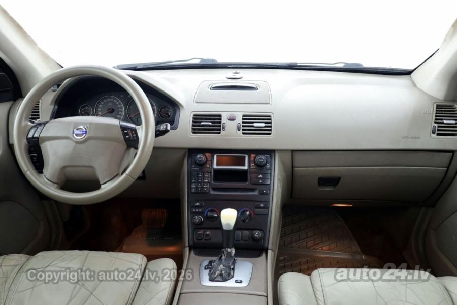Volvo XC90 2003 in Tallinn, with an engine capacity of 2.40 L and mileage of 425 thousand km for 2499 €, photo 5 on AUTOMOTO.COM.LV