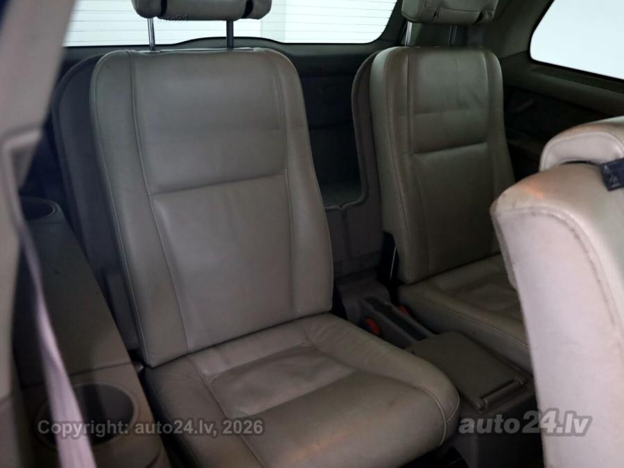 Volvo XC90 2003 in Tallinn, with an engine capacity of 2.40 L and mileage of 425 thousand km for 2499 €, photo 8 on AUTOMOTO.COM.LV