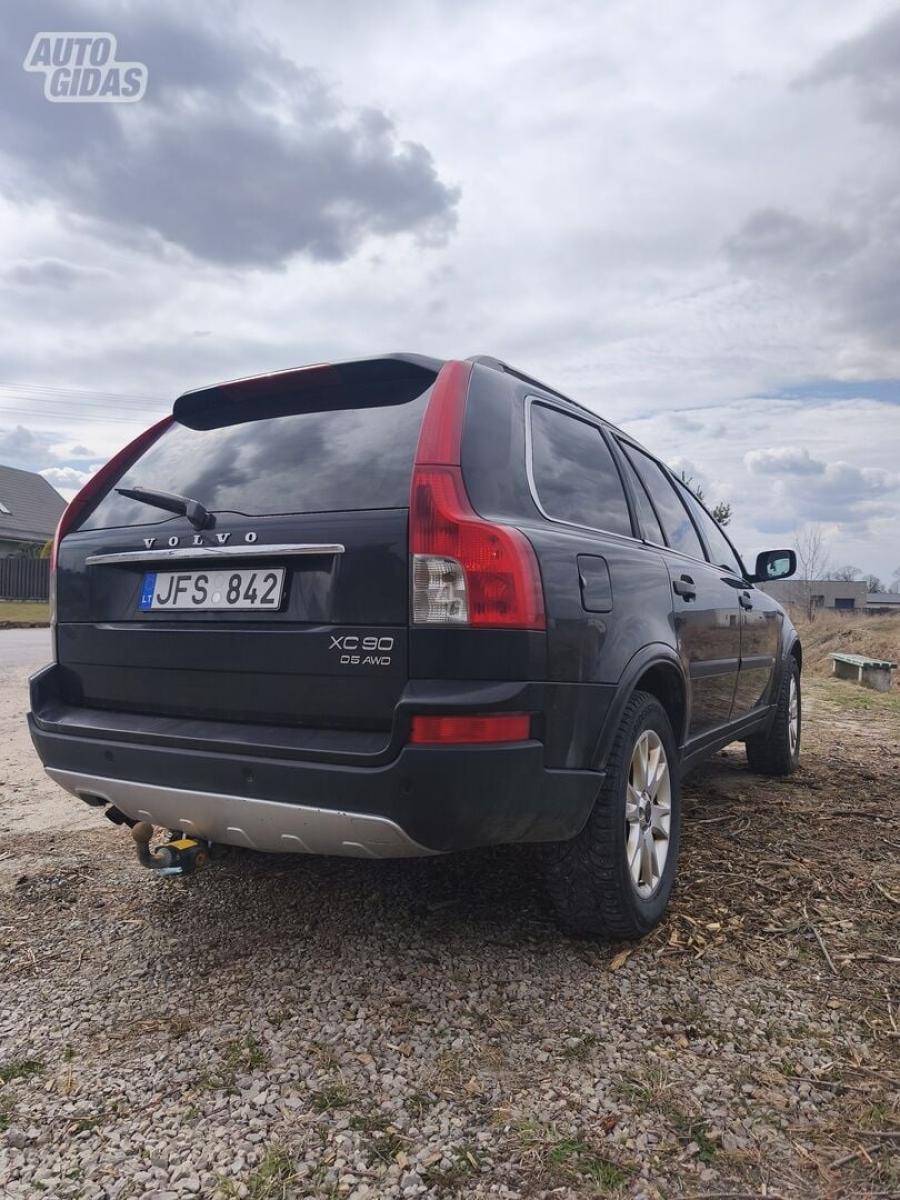 Volvo XC90 2003 in Siauliai, with an engine capacity of 2.40 L and mileage of 480 thousand km for 2400 €, photo 1 on AUTOMOTO.COM.LV
