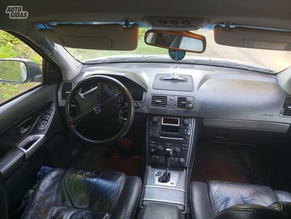 Volvo XC90 2003 in Vilnius, with an engine capacity of 2.40 L and mileage of 455 thousand km for 2300 €, photo 6 on AUTOMOTO.COM.LV
