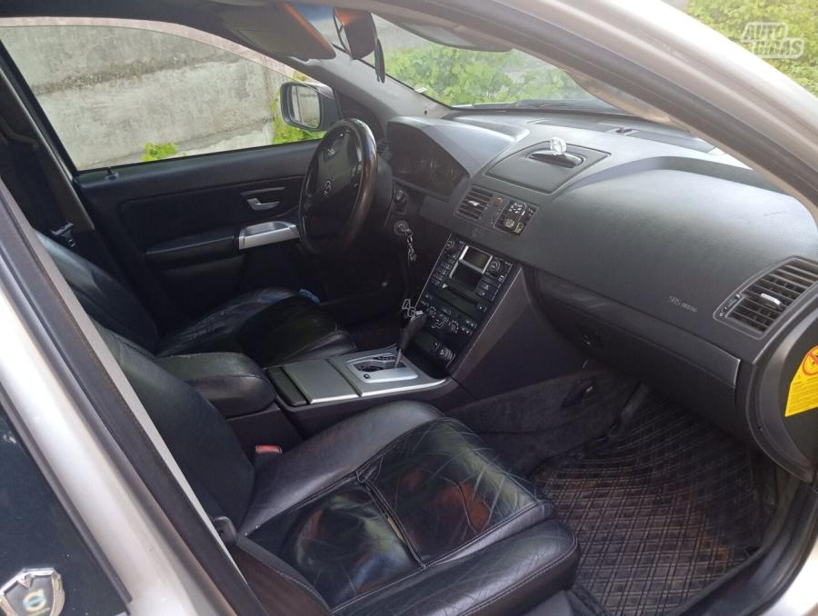 Volvo XC90 2003 Viļņa, ar dzinēja tilpumu 2.40 L un nobraukumu 455 tūkst. km par 2300 €, foto 10 vietnē AUTOMOTO.COM.LV