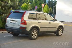 Volvo XC90 2003 in Riga, with an engine capacity of 2.40 L and mileage of 351 thousand km for 2600 €, photo 6 on AUTOMOTO.COM.LV