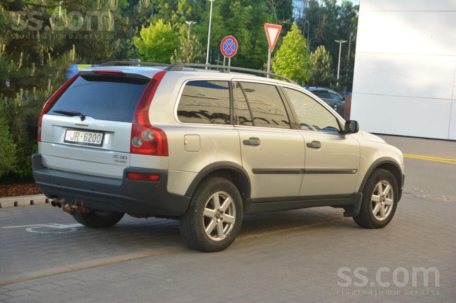 Volvo XC90 2003 in Riga, with an engine capacity of 2.40 L and mileage of 351 thousand km for 2600 €, photo 6 on AUTOMOTO.COM.LV