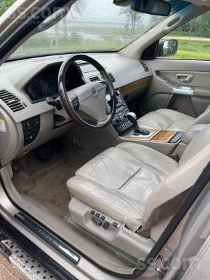 Volvo XC90 2003 Alūksne, ar dzinēja tilpumu 2.40 L un nobraukumu 363 tūkst. km par 3300 €, foto 8 vietnē AUTOMOTO.COM.LV