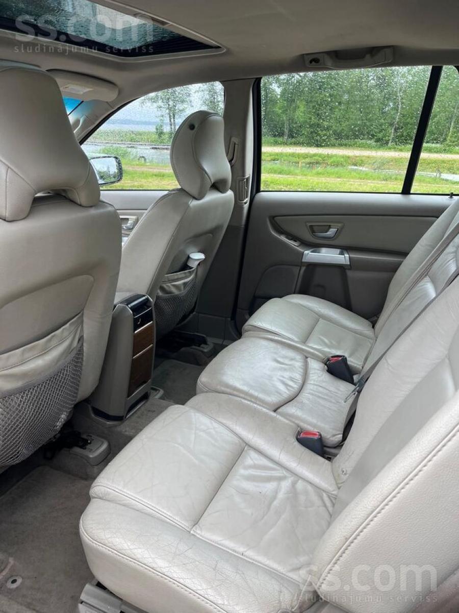 Volvo XC90 2003 Alūksne, ar dzinēja tilpumu 2.40 L un nobraukumu 363 tūkst. km par 3300 €, foto 9 vietnē AUTOMOTO.COM.LV