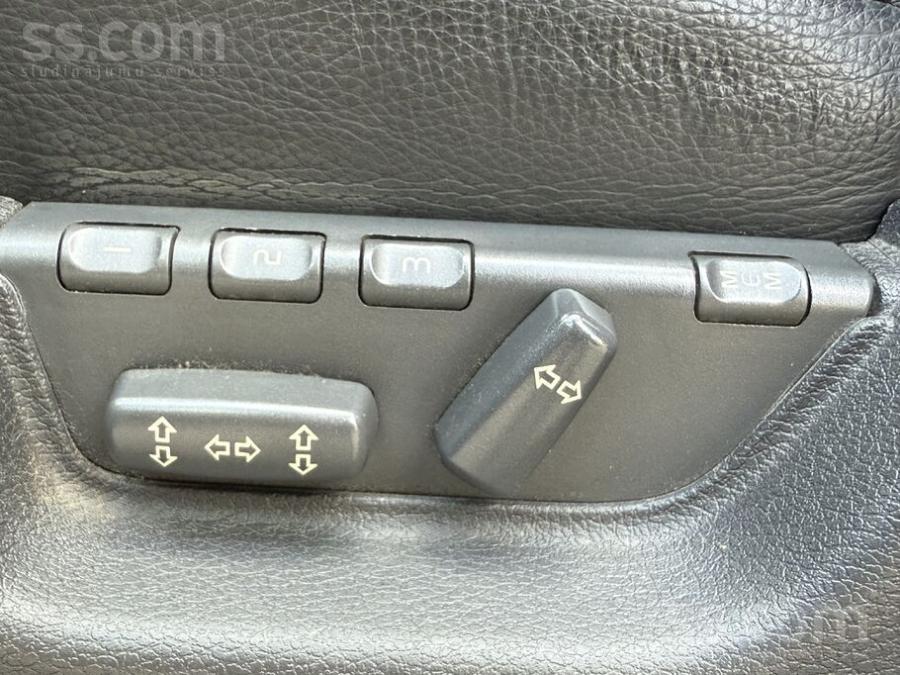 Volvo XC90 2003 Rīga, ar dzinēja tilpumu 2.50 L un nobraukumu 318 tūkst. km par 2950 €, foto 20 vietnē AUTOMOTO.COM.LV