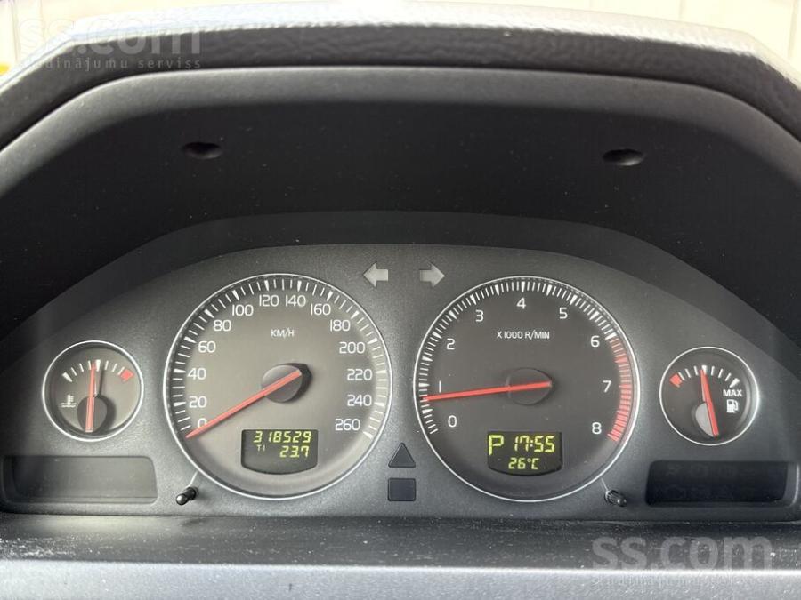 Volvo XC90 2003 Rīga, ar dzinēja tilpumu 2.50 L un nobraukumu 318 tūkst. km par 2950 €, foto 21 vietnē AUTOMOTO.COM.LV
