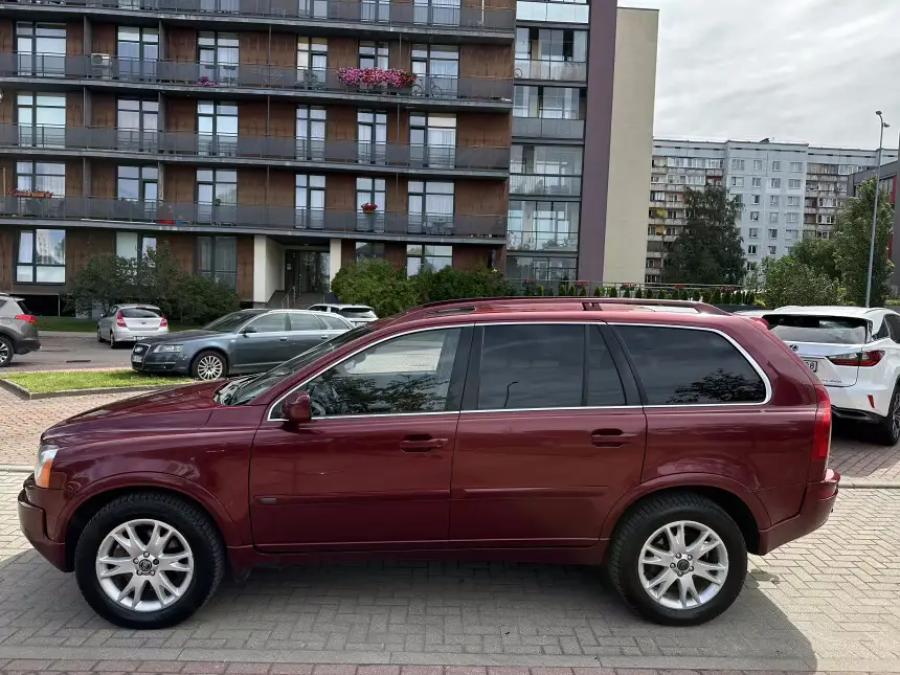 Volvo XC90 2003 in Riga, with an engine capacity of 2.40 L and mileage of 316 thousand km for 3990 €, photo 4 on AUTOMOTO.COM.LV