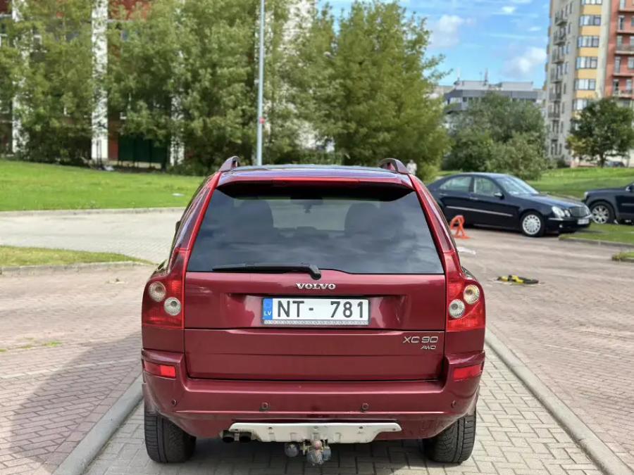 Volvo XC90 2003 in Riga, with an engine capacity of 2.40 L and mileage of 316 thousand km for 3990 €, photo 12 on AUTOMOTO.COM.LV