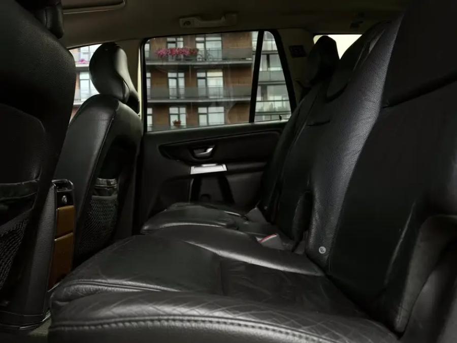 Volvo XC90 2003 in Riga, with an engine capacity of 2.40 L and mileage of 316 thousand km for 3990 €, photo 18 on AUTOMOTO.COM.LV